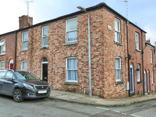 4 bedroom terraced house to rent