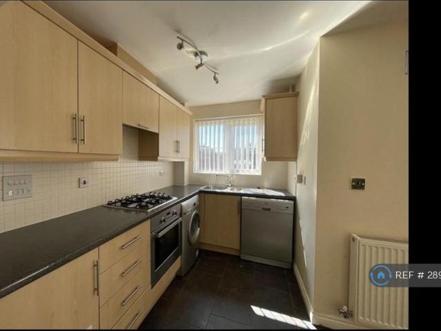 4 bedroom terraced house to rent