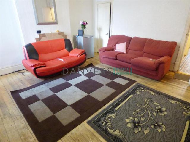 4 bedroom terraced house to rent