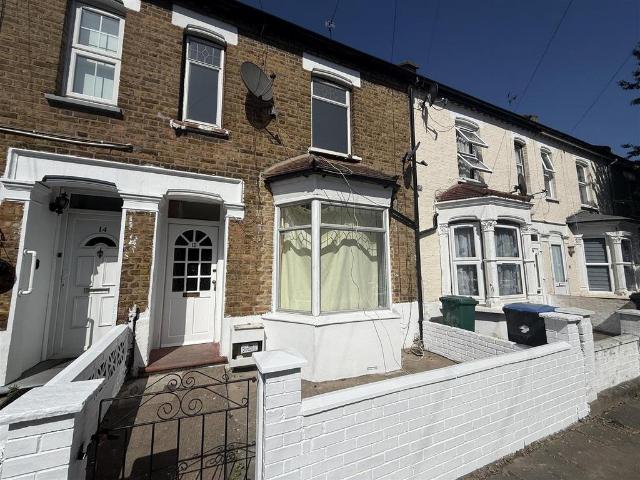 4 bedroom terraced house to rent