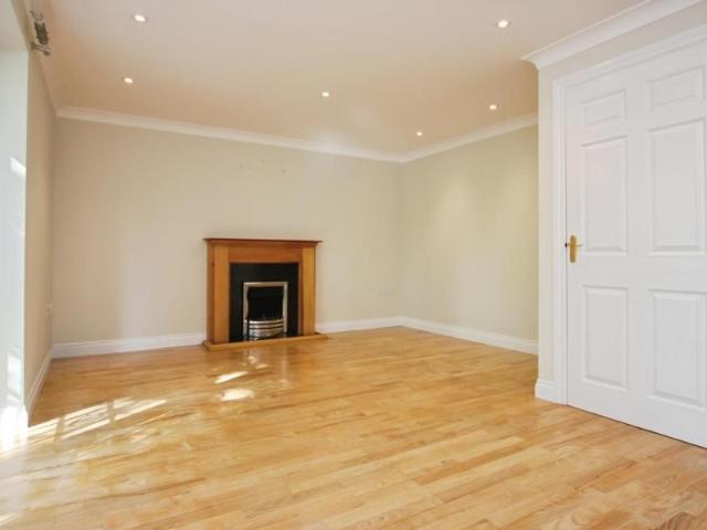 4 bedroom terraced house to rent