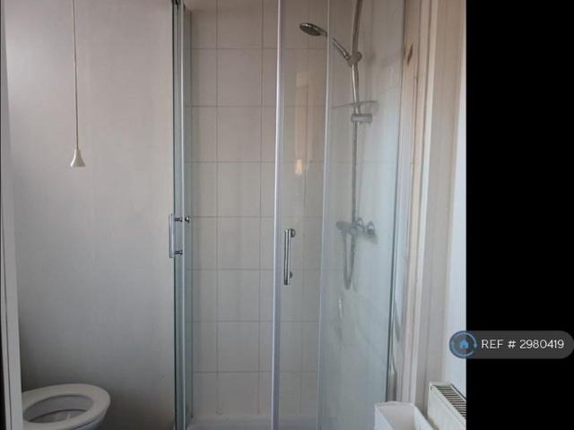 4 bedroom terraced house to rent