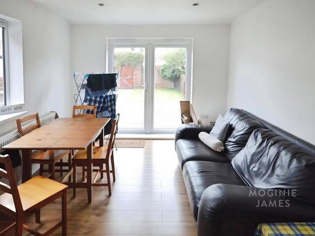 4 bedroom terraced house to rent