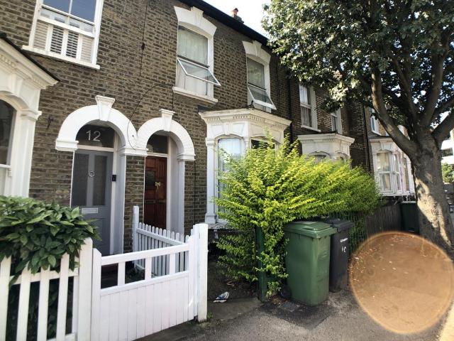 4 bedroom terraced house to rent