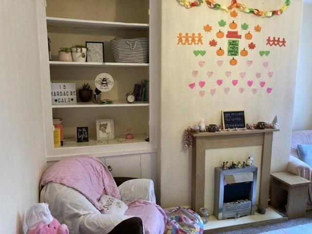 4 bedroom terraced house to rent