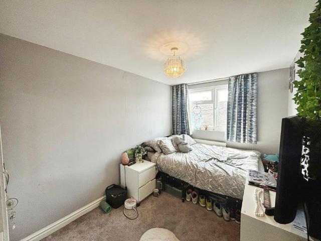 4 bedroom terraced house to rent