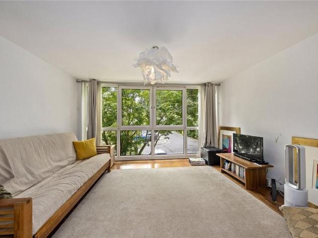 4 bedroom terraced house to rent