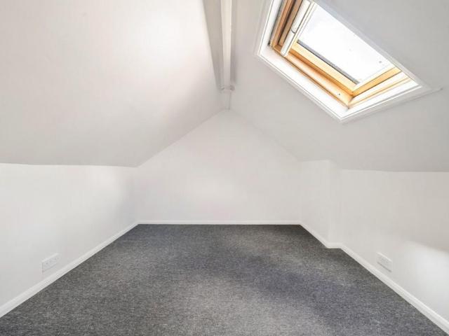 4 bedroom terraced house to rent