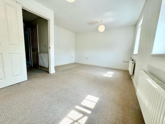 4 bedroom terraced house to rent