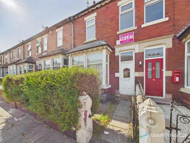 4 bedroom terraced house to rent