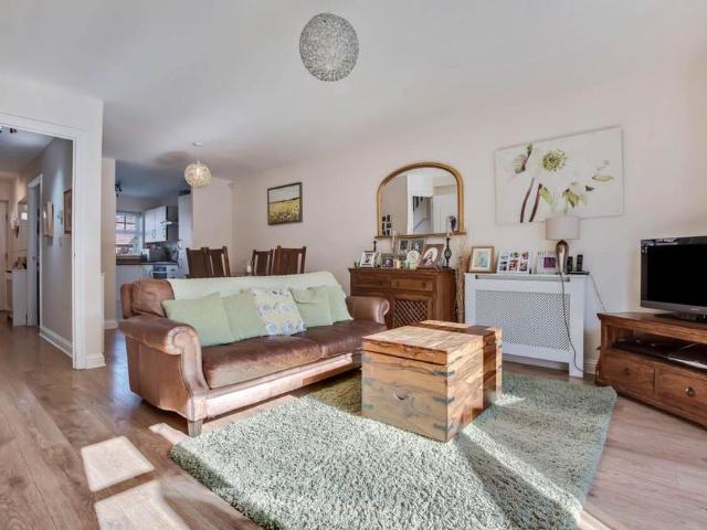 4 bedroom terraced house to rent