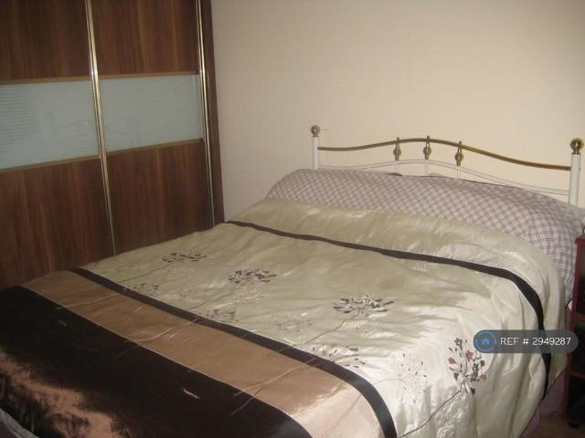 4 bedroom terraced house to rent