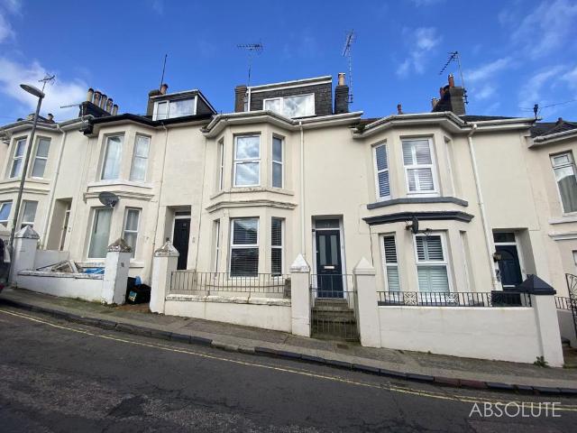 4 bedroom terraced house to rent