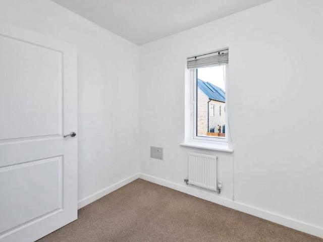 4 bedroom terraced house to rent