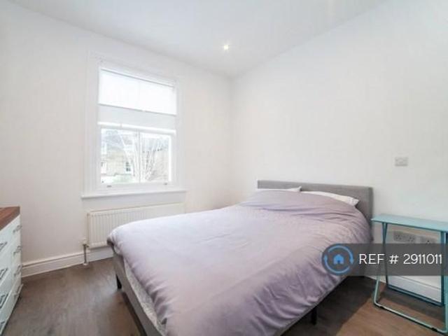 4 bedroom terraced house to rent
