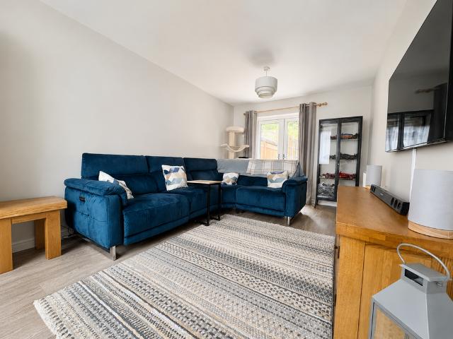 4 bedroom terraced house to rent
