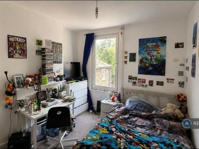 4 bedroom terraced house to rent