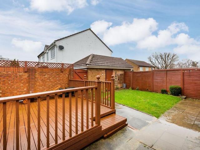 4 bedroom terraced house to rent