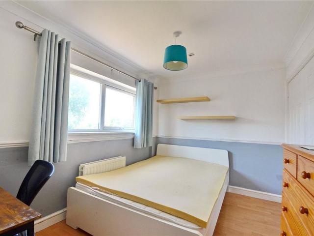 4 bedroom terraced house to rent