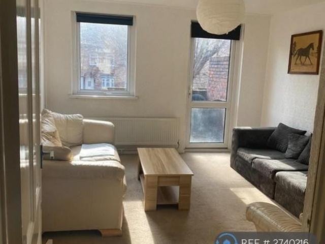 4 bedroom terraced house to rent