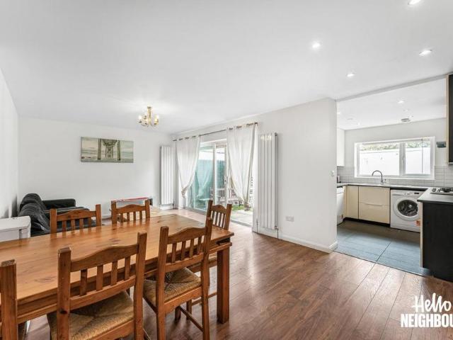 4 bedroom terraced house to rent