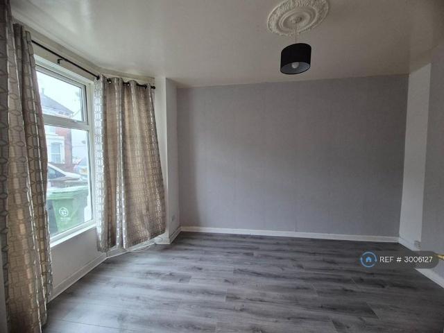 4 bedroom terraced house to rent