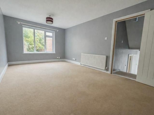 4 bedroom terraced house to rent