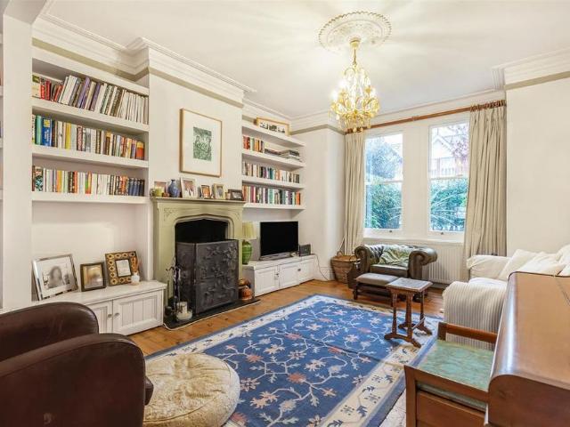 4 bedroom terraced house to rent