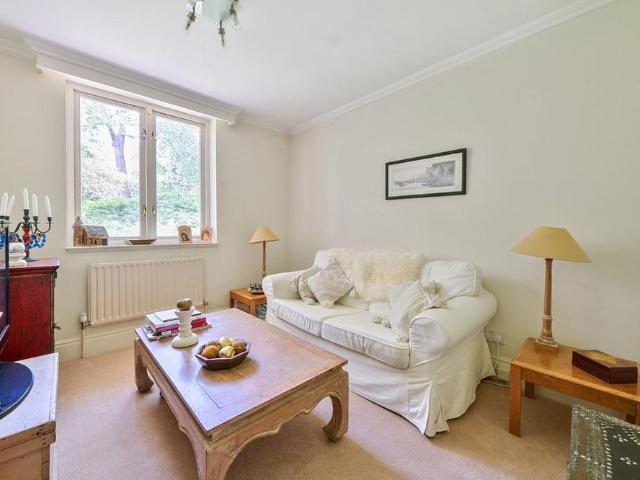 4 bedroom terraced house to rent