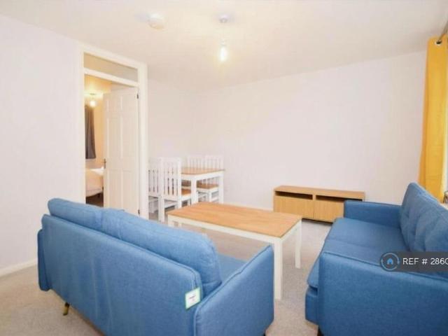 4 bedroom terraced house to rent