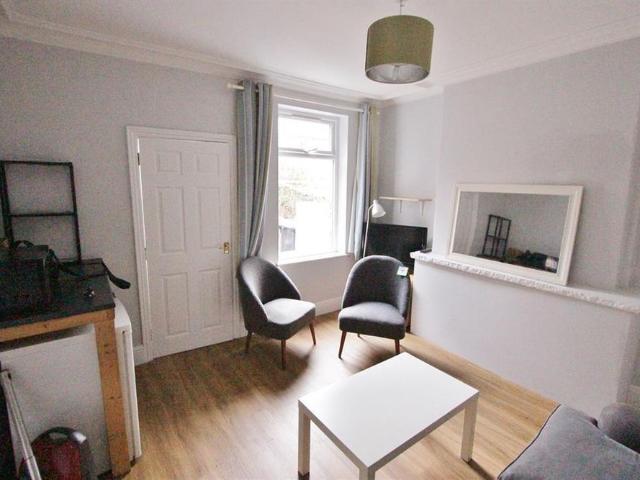 4 bedroom terraced house to rent