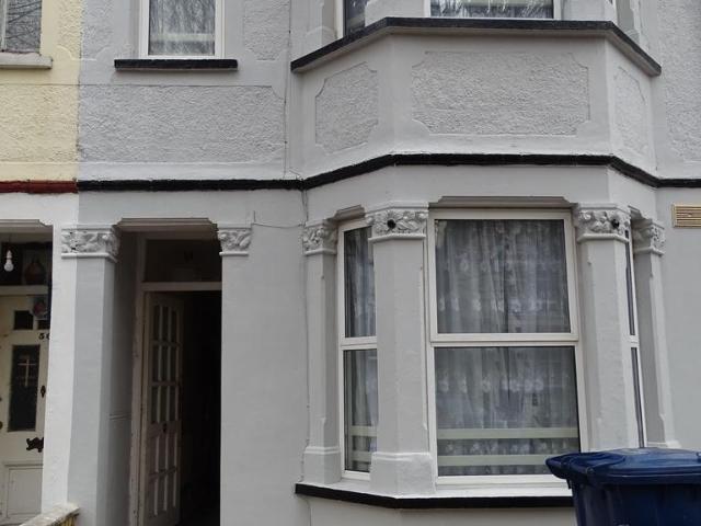 4 bedroom terraced house to rent