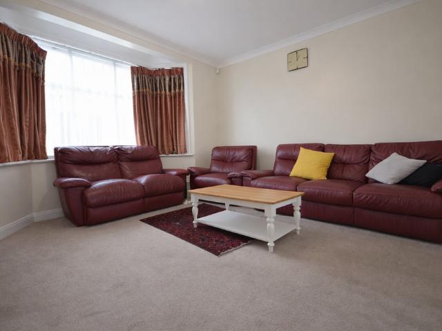 4 bedroom terraced house to rent