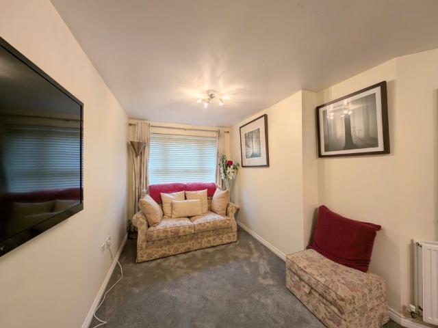 4 bedroom terraced house to rent