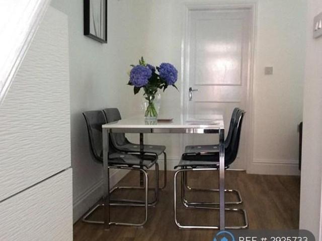 4 bedroom terraced house to rent