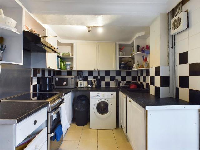 4 bedroom terraced house to rent
