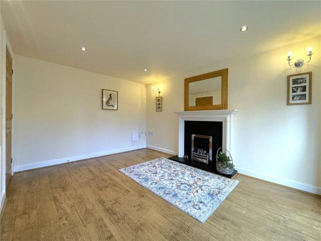 4 bedroom terraced house to rent