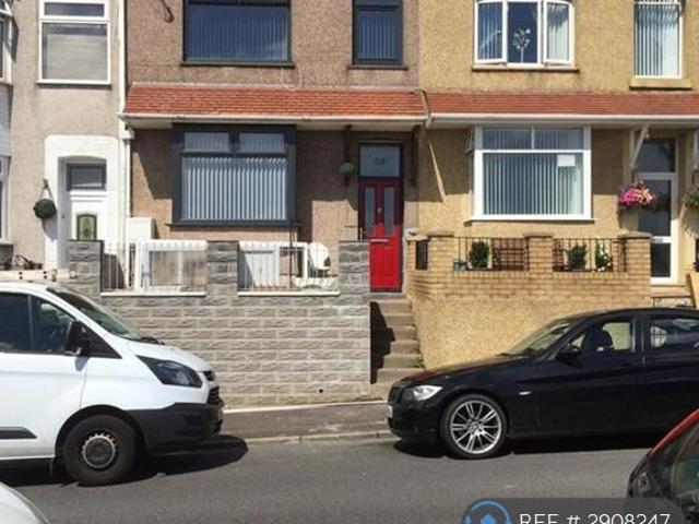 4 bedroom terraced house to rent