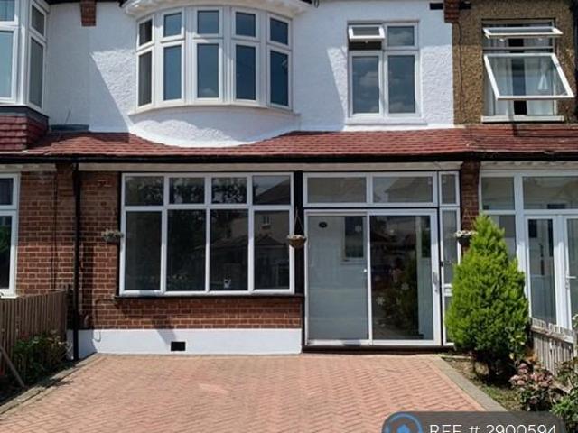 4 bedroom terraced house to rent