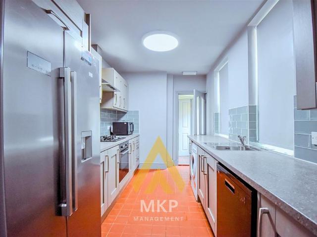4 bedroom terraced house to rent