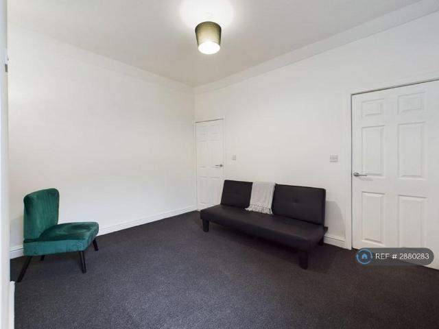 4 bedroom terraced house to rent