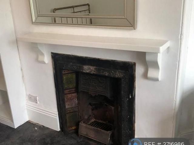 4 bedroom terraced house to rent
