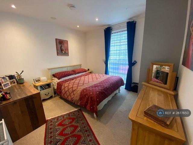 4 bedroom terraced house to rent