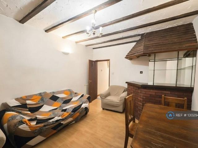 4 bedroom terraced house to rent