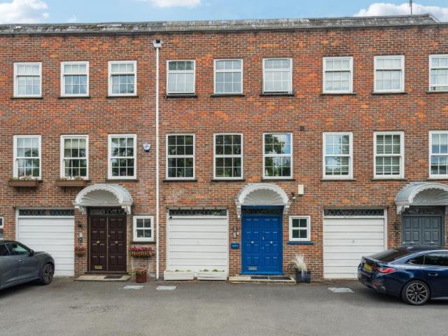 4 bedroom terraced house to rent