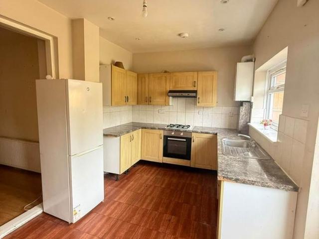 4 bedroom terraced house to rent