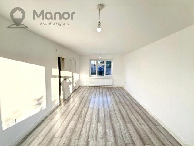 4 bedroom terraced house to rent