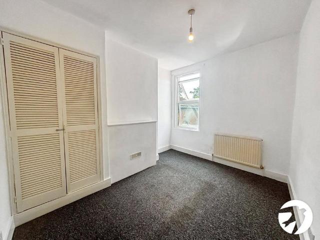 4 bedroom terraced house to rent