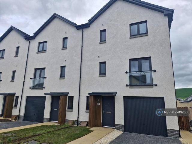 4 bedroom terraced house to rent