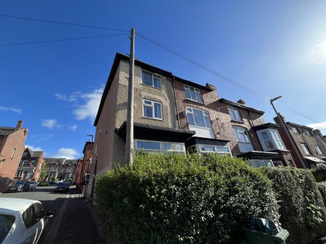 4 bedroom terraced house to rent